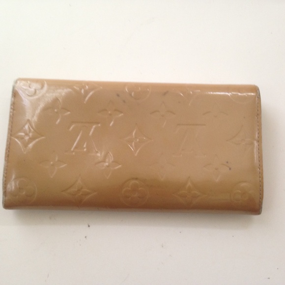 Louis Vuitton | Bags | Louis Vuitton Beige Yellow Vernis Mono Long ...